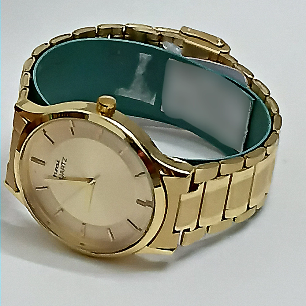Levish Looks: The Simple Golden Men's Watch Guide